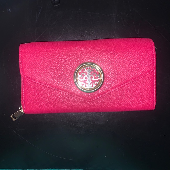 Daisy Fuentes | Bags | Hot Pink Accordion Style Wallet | Poshmark